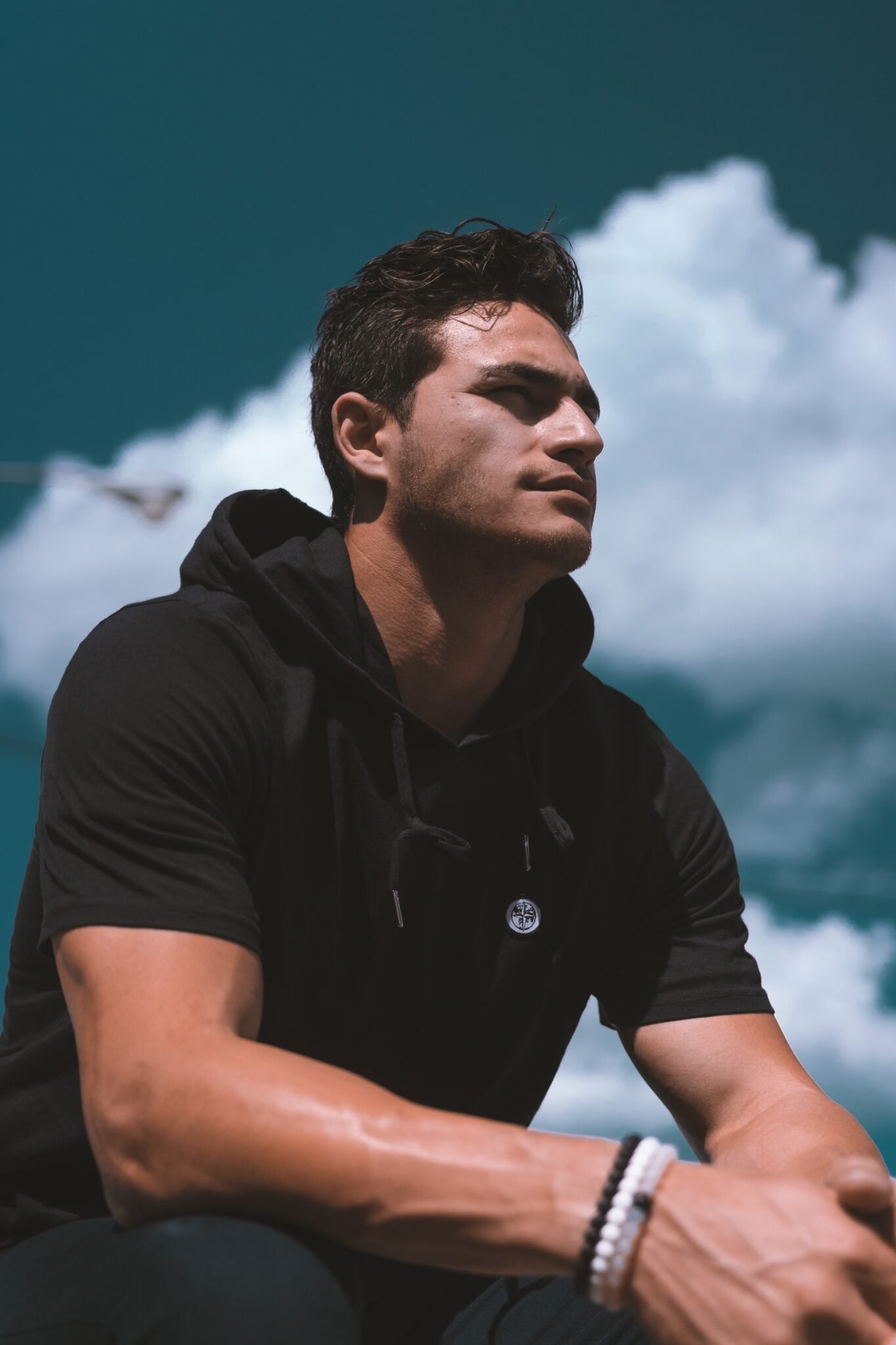 6 Clear Signs He's Intimidated by You - And What You Can Do