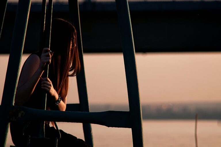 If You See These Red Flags, You're Dealing with an Emotional Manipulator